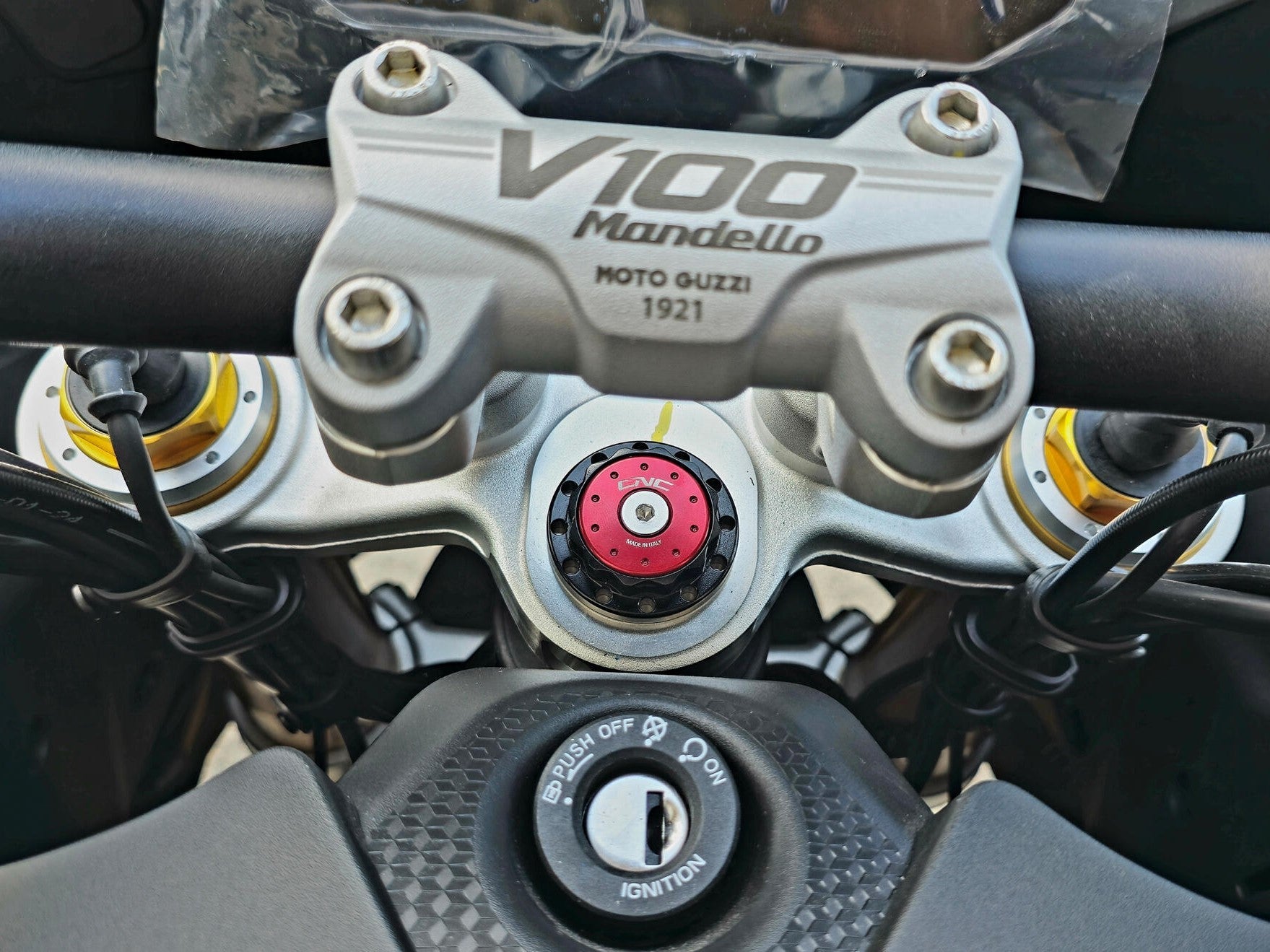 CNC RACING Moto Guzzi V100 Mandello Steering Stem Top Plate Nut ...
